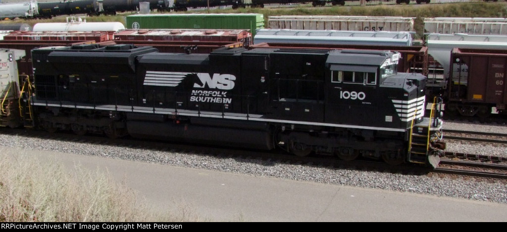 NS 1090